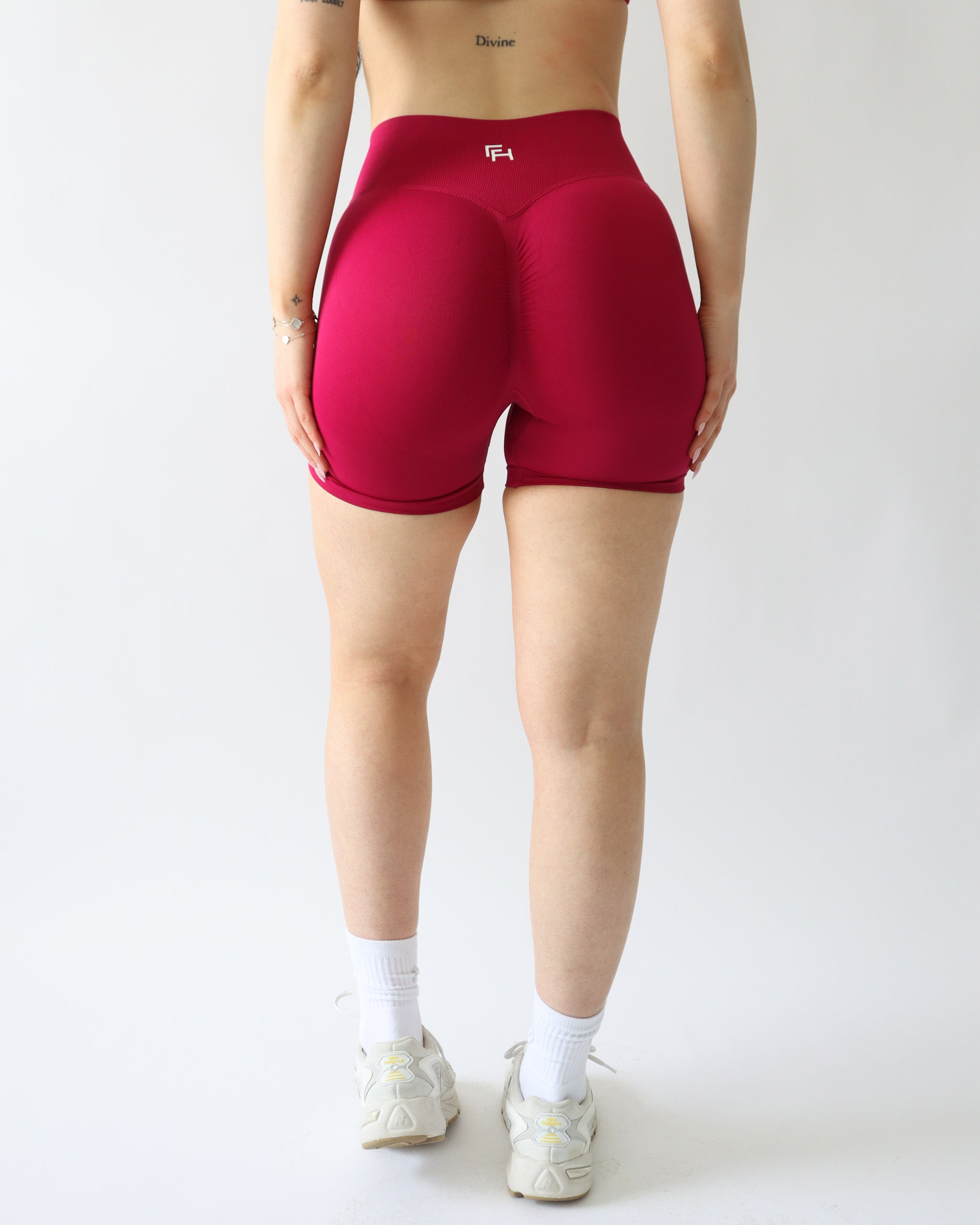 Ascend Shorts 4.5" - Pomegranate – First Health Apparel